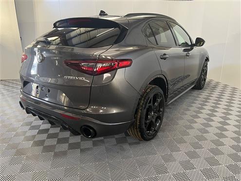 2022 Alfa Romeo Stelvio
