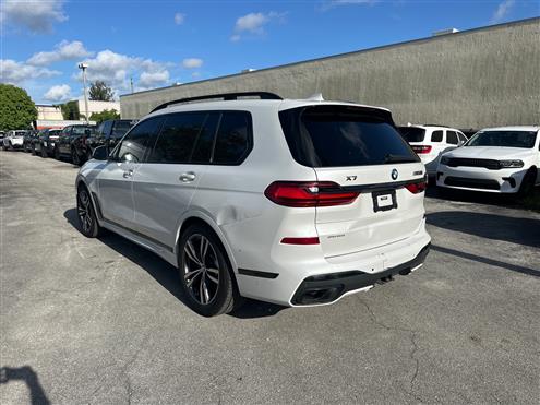 2021 BMW X7
