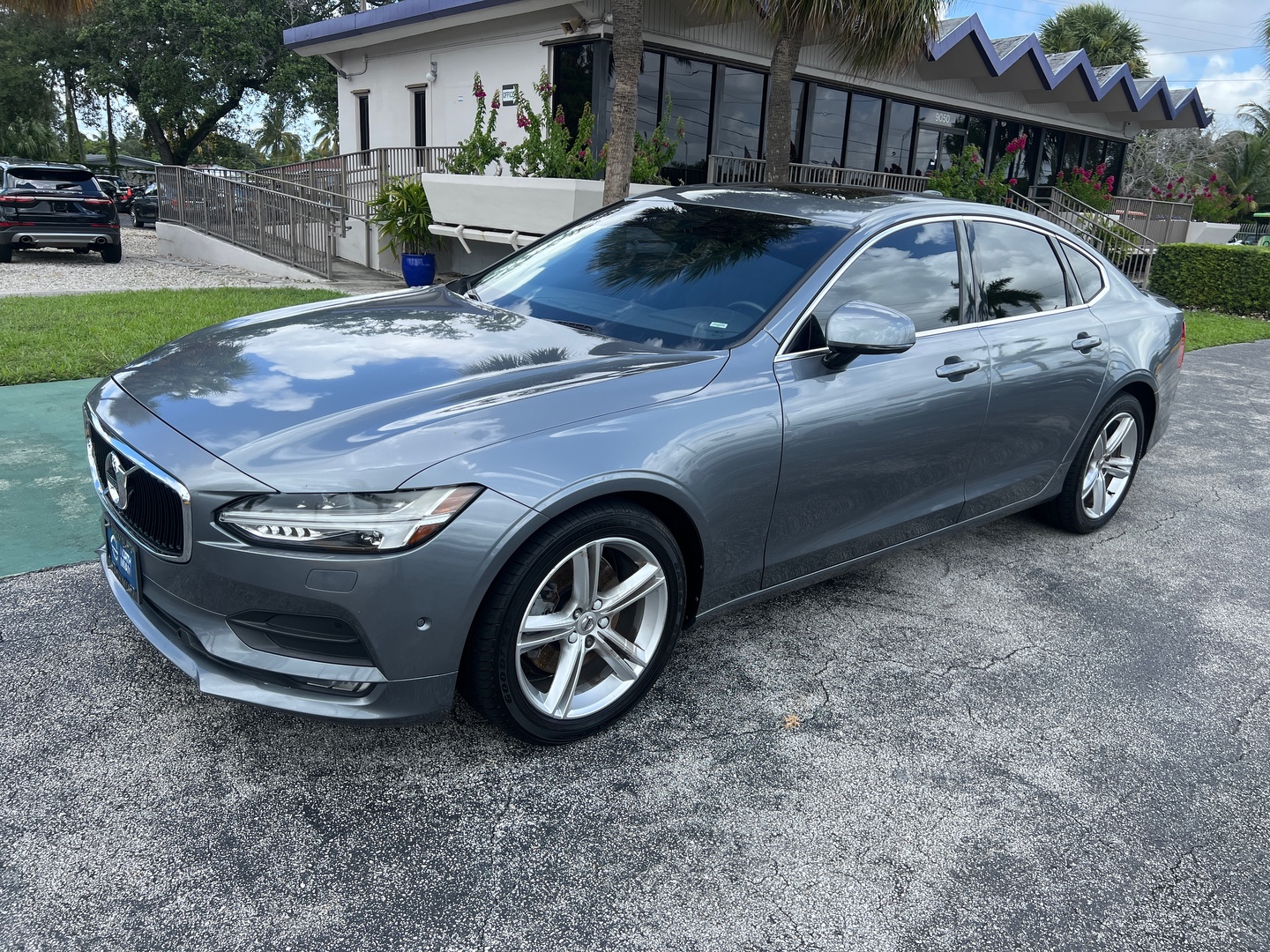 2017 Volvo S90