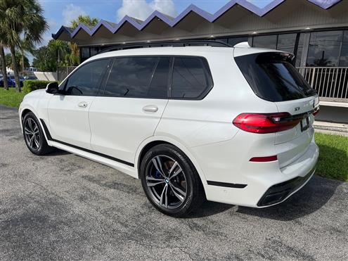 2021 BMW X7