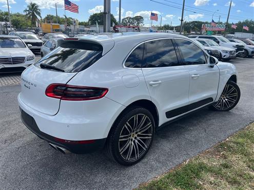 2016 Porsche Macan